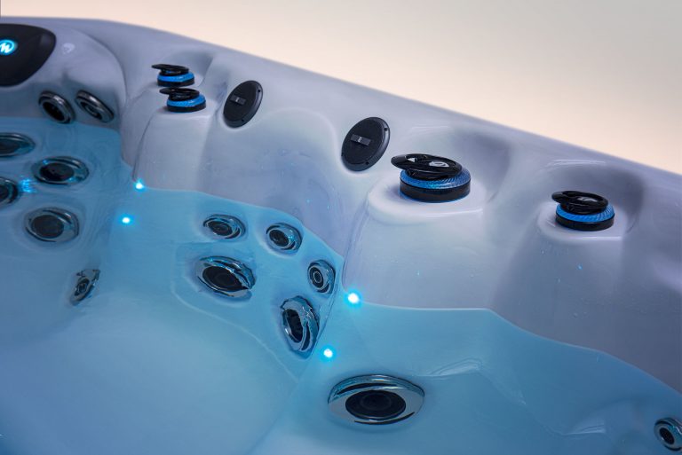 Create memories with the best family hot tub | Backyard Planning