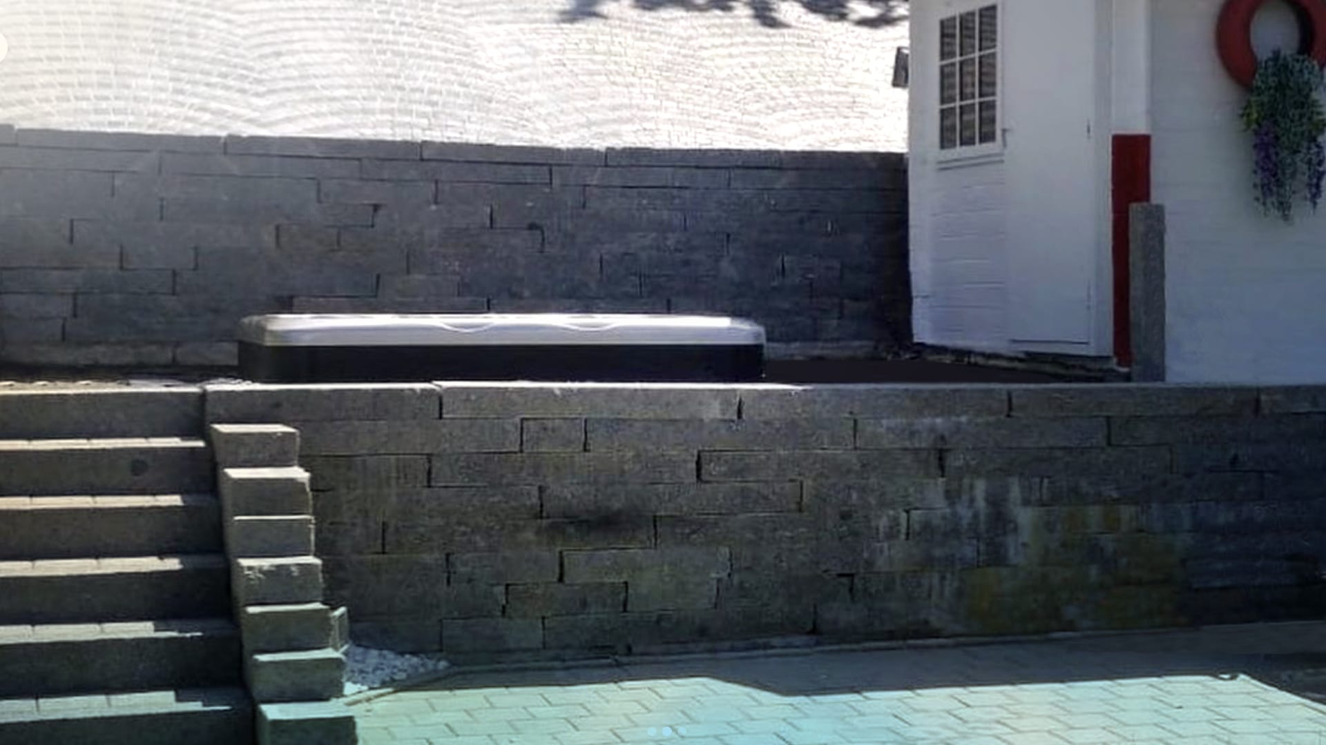 Built-in relaxation: Outdoor in-ground hot tub ideas